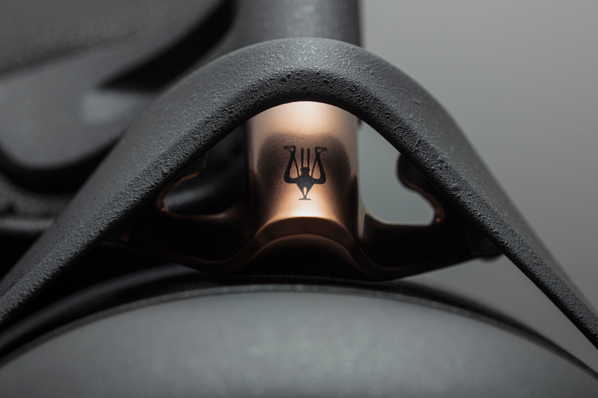 Meze Audio Launches The Enchanting LIRIC, Their First Portable Closed ...